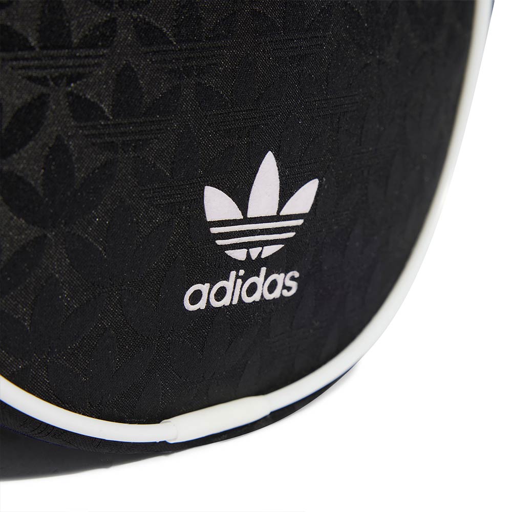 Mochila adidas Round Feminina | Mochilas e na Authentic Feet ...